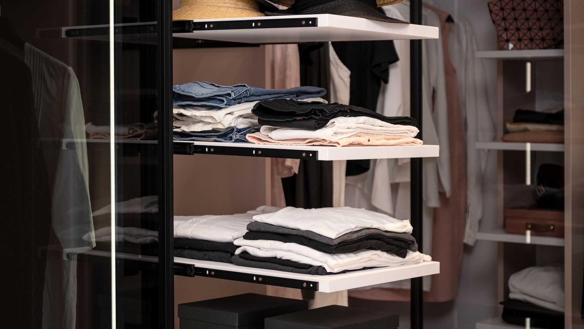 Dressing rose et noir d'angle | SCHMIDT