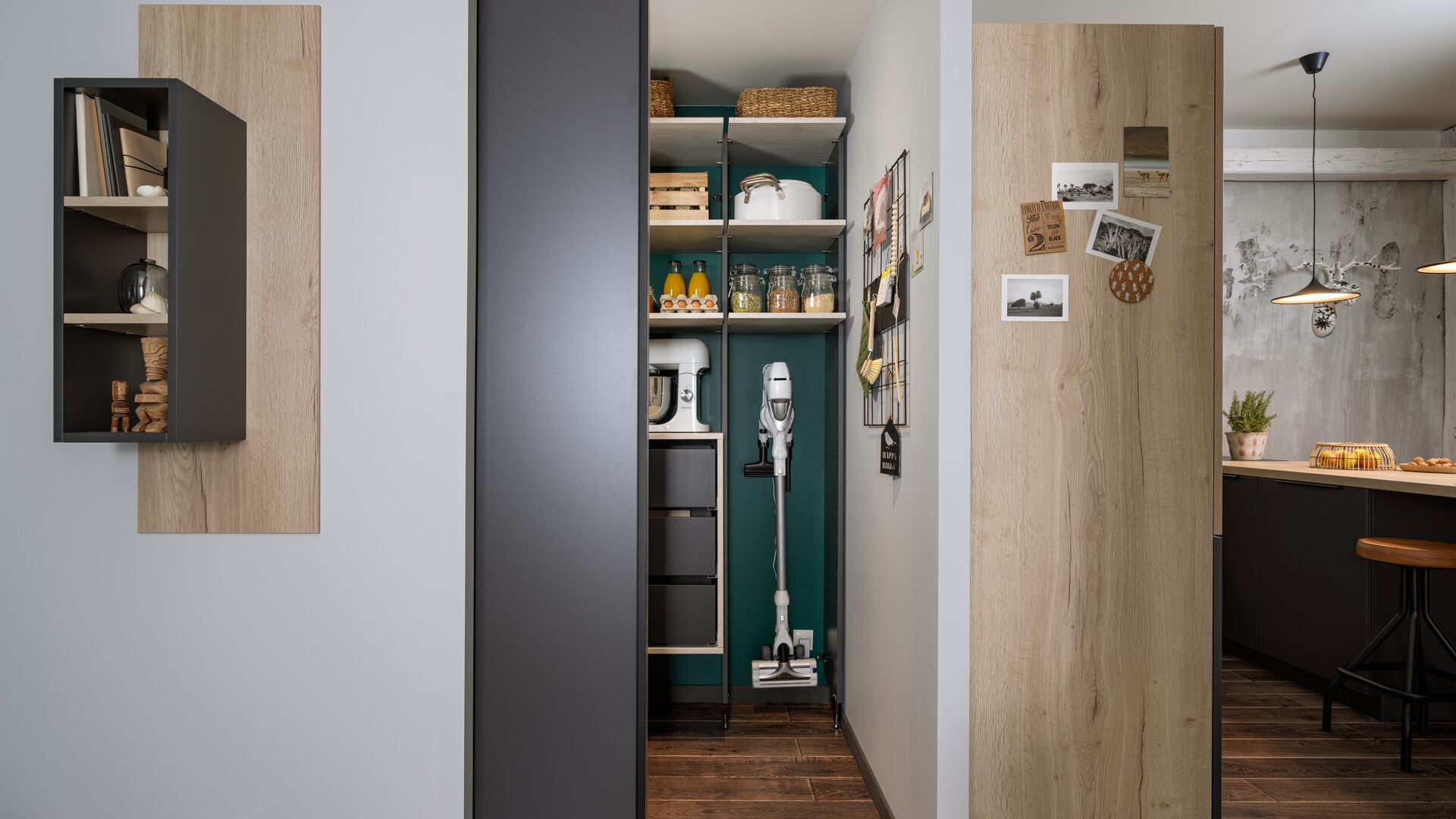 Aménagement cellier avec étagères | SCHMIDT