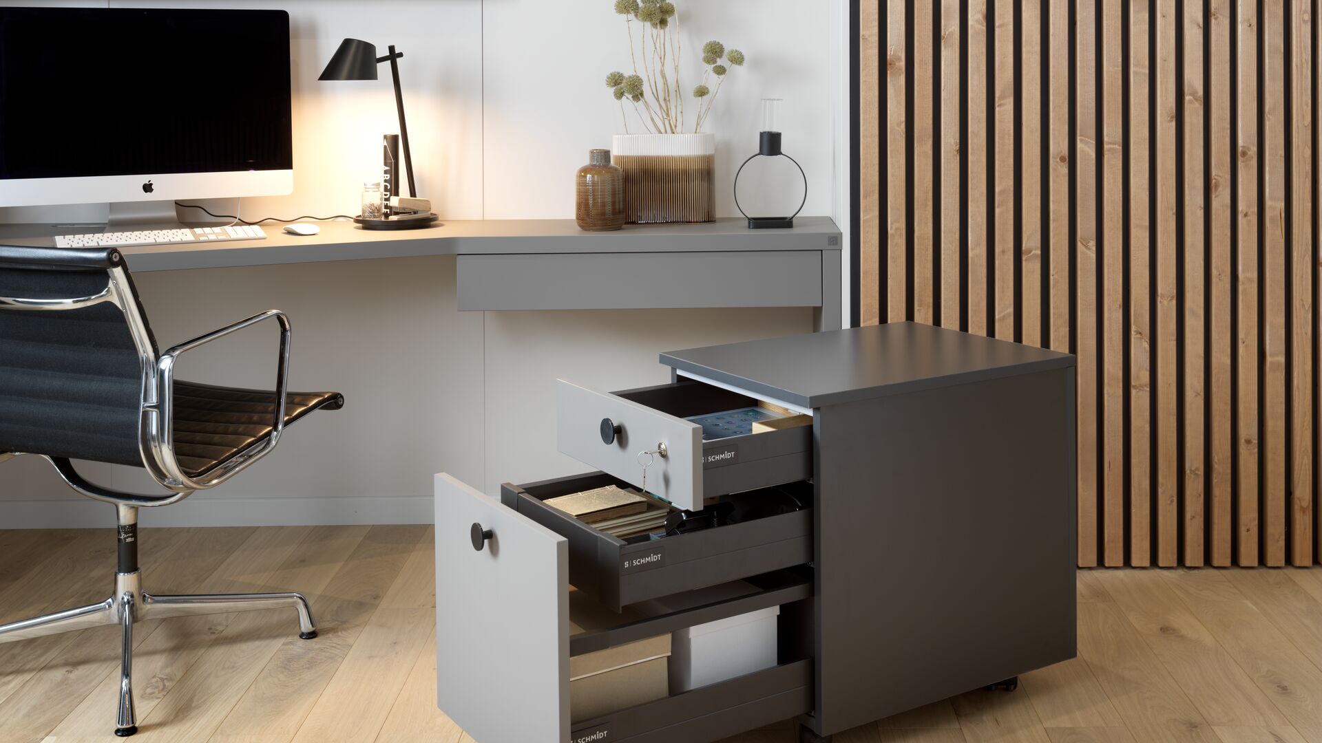 Escritorio gris en ángulo | SCHMIDT